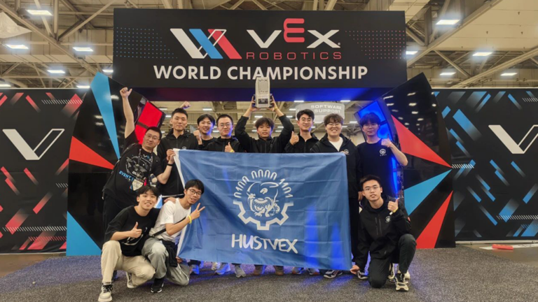 2025 年 – VEX 机器人